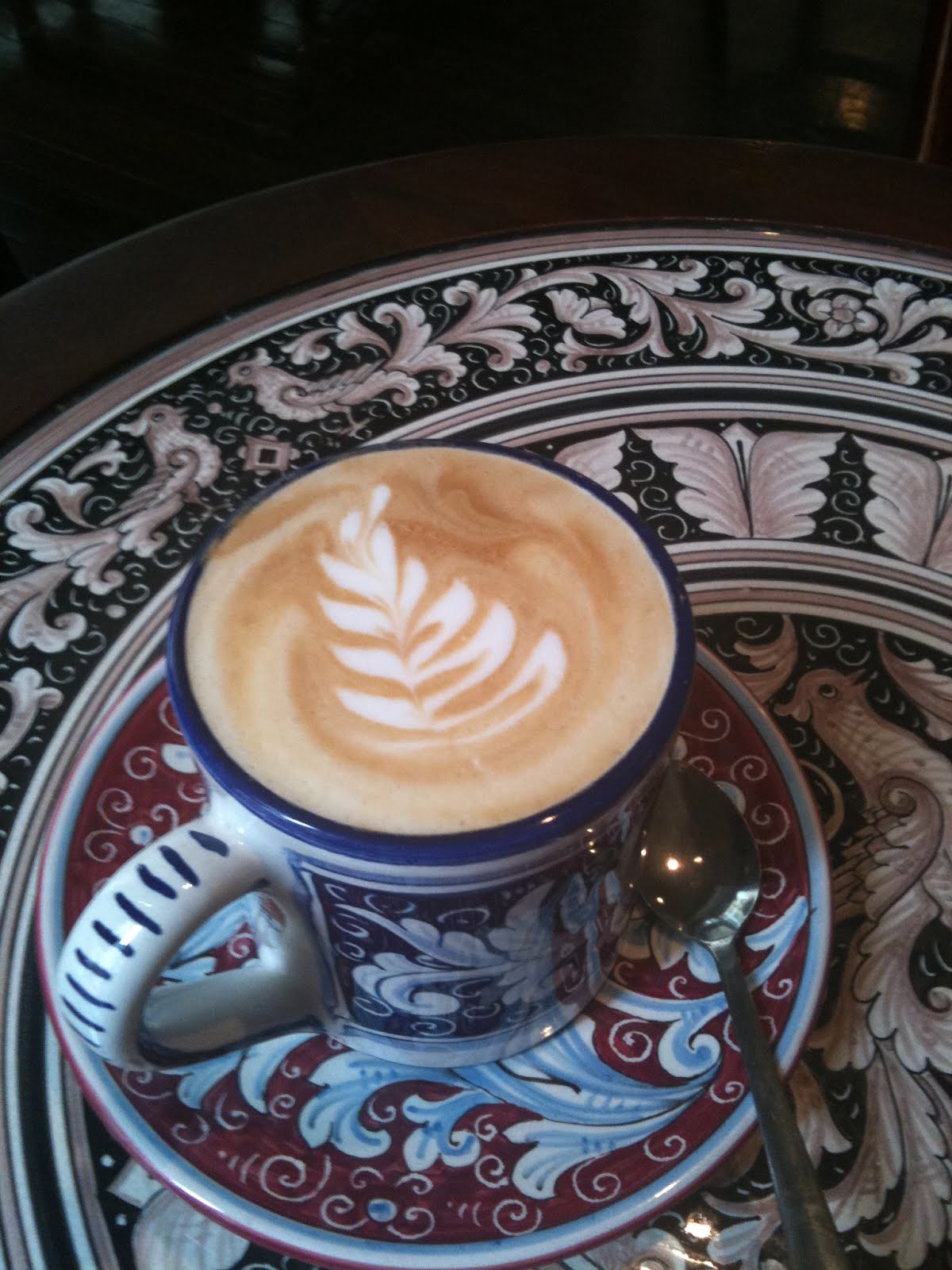 navyblueshoe: A Perfect Cup Of Latte, La Colombe Style