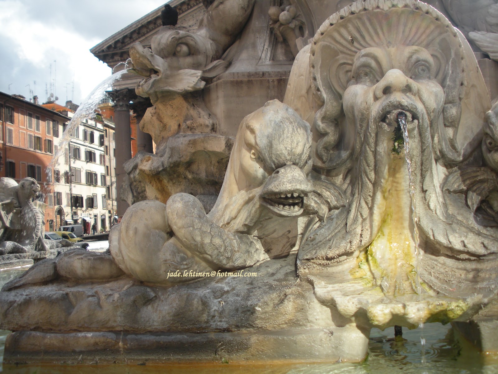 Daughter of the jaded era: Bizarre Roman statues