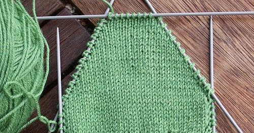 Amazing Knitting: Green is the hope - Knitting Pattern