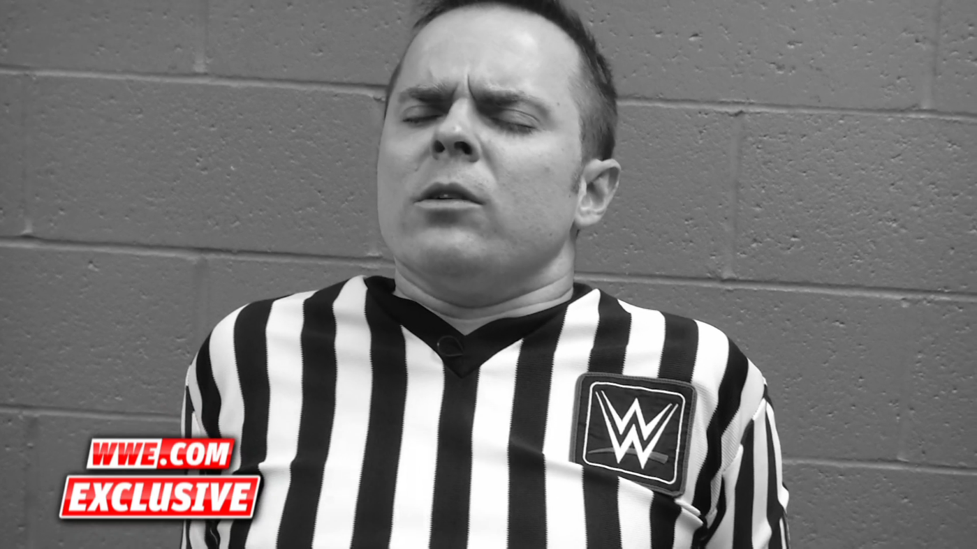 Ανατριχιαστικός τραυματισμός για διαιτητή του WWE.