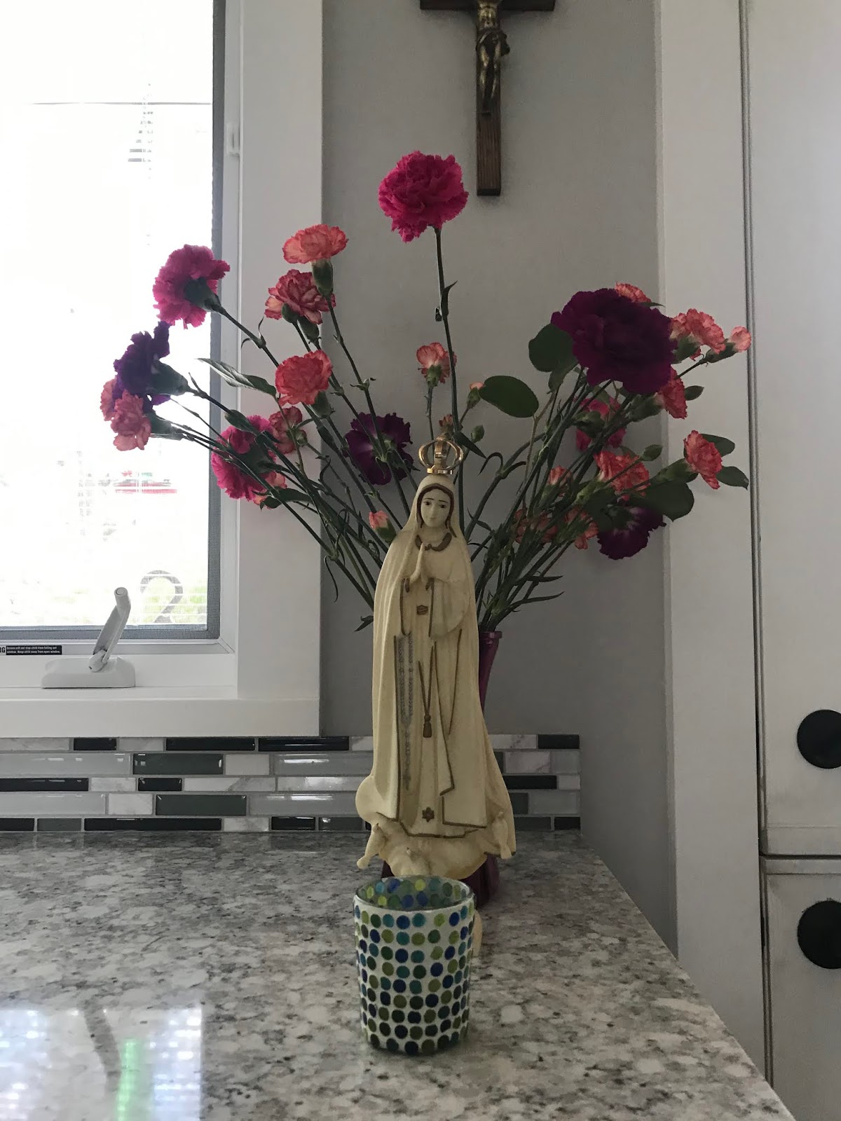 Handmaids of the Queen: Home Shrines for Our Lady