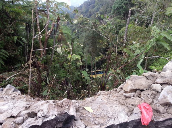 AkU GuRu BaHaSa MeLaYu: Kabus Di Perbukitan dan Tragedi Bas Terhumban ...