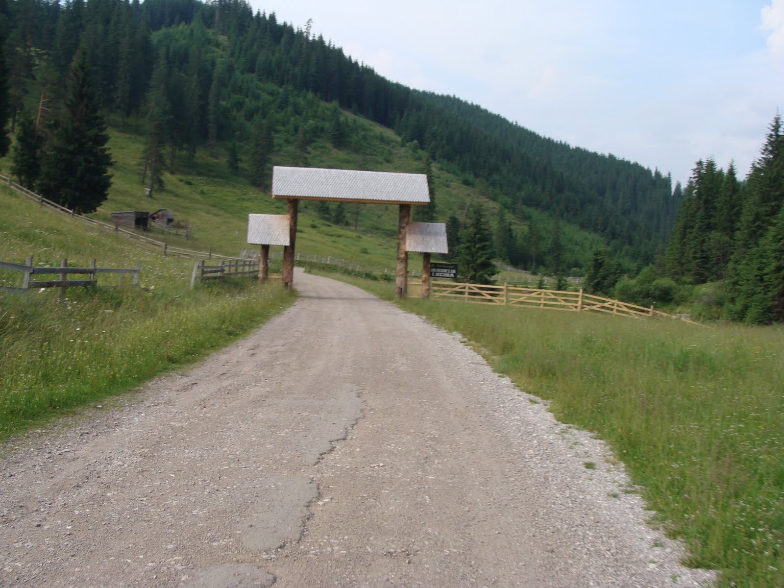 Carari de Bucovina: Obcioara. Herghelia Lucina, Cheile Lucavei cu bike