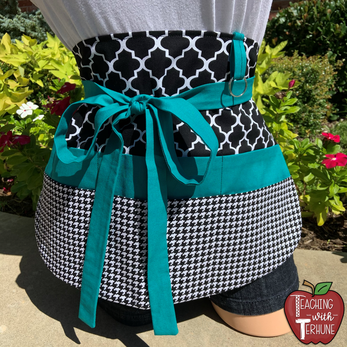 Teaching With Terhune: TEACHER APRONS