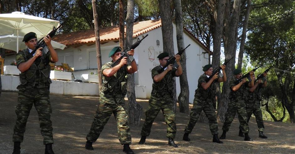 Με Ριπές και Ριζίτικα τραγούδια (video)…Τιμήθηκαν οι Καταδρομείς που ...