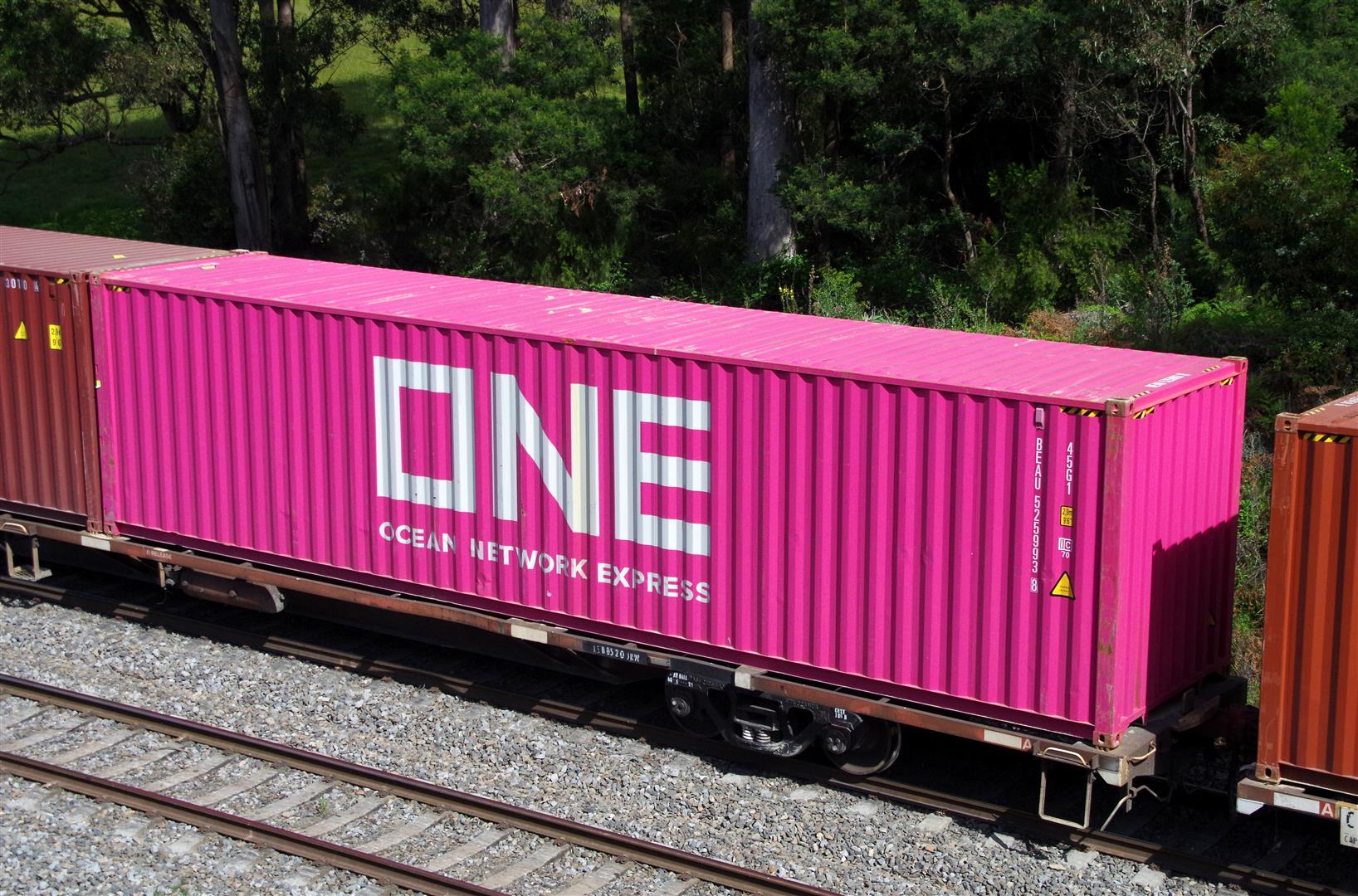 Rollingstock News: One Containers