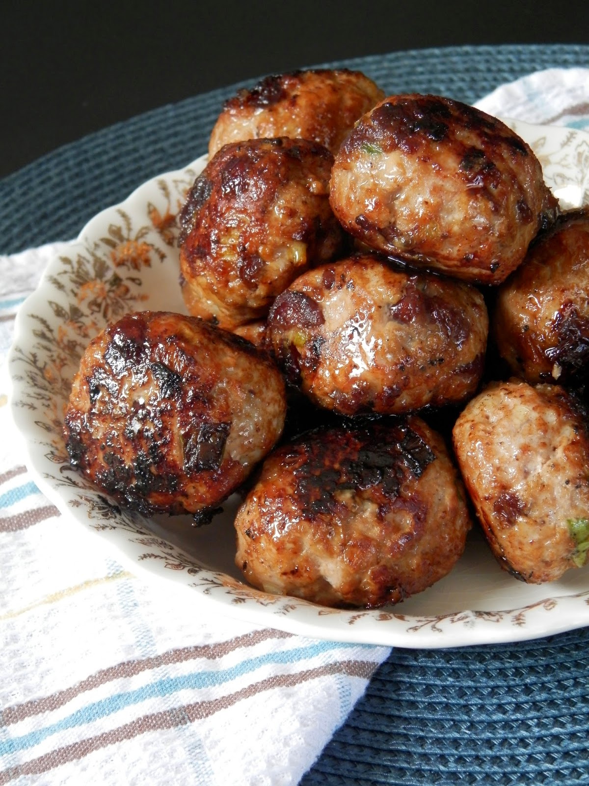 Ces temps ci en cuisine: Boulettes de porc haché aux canneberges et à l ...