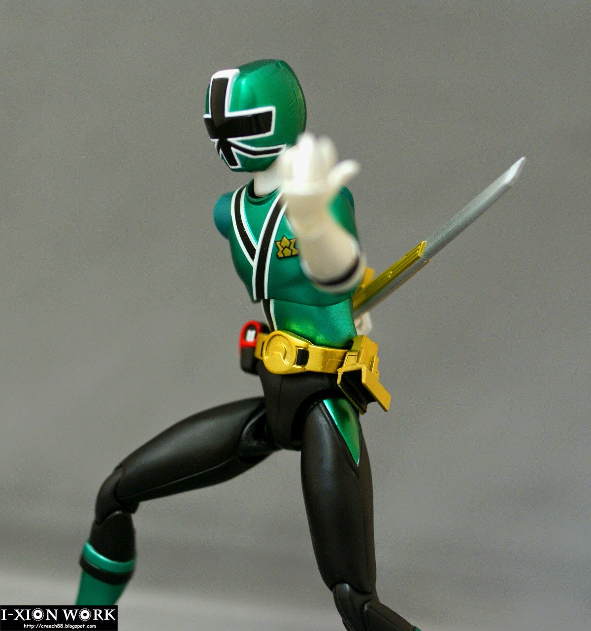 一眼看穿: S.H.Figuarts - Power Rangers Super Samurai Metallic Coating ...