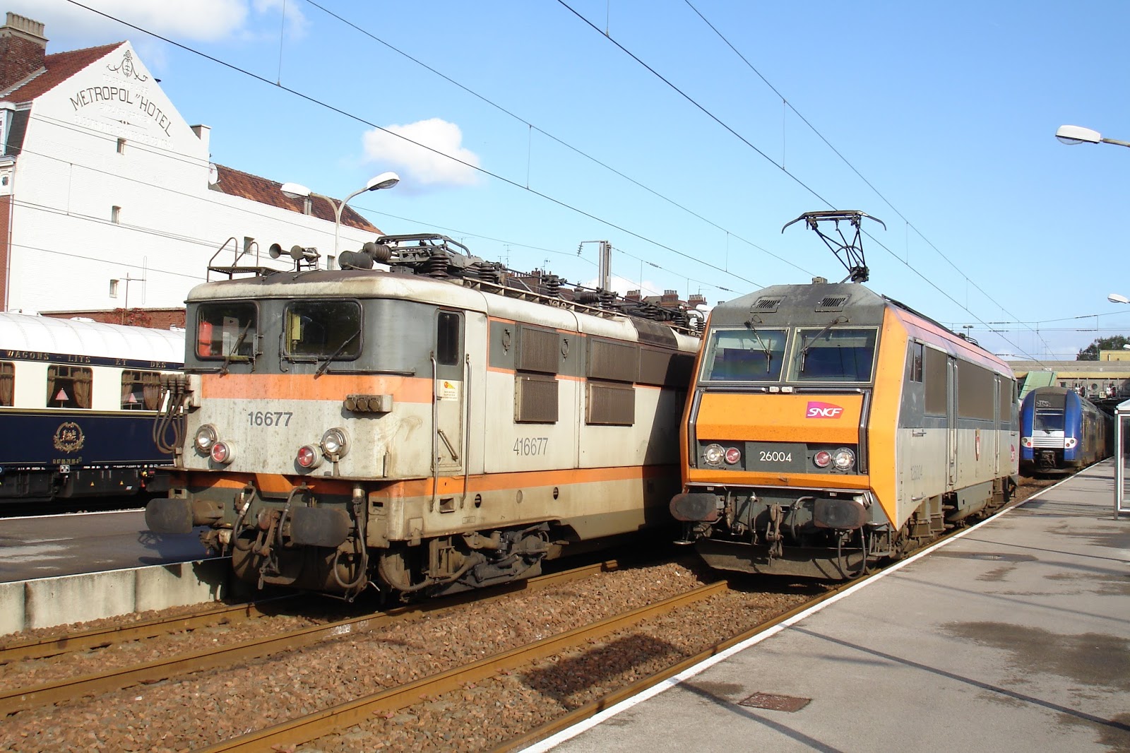 LA PASSION DU TRAIN: BB 26004 du VSOE d'Hier mais en 2009 à Calais
