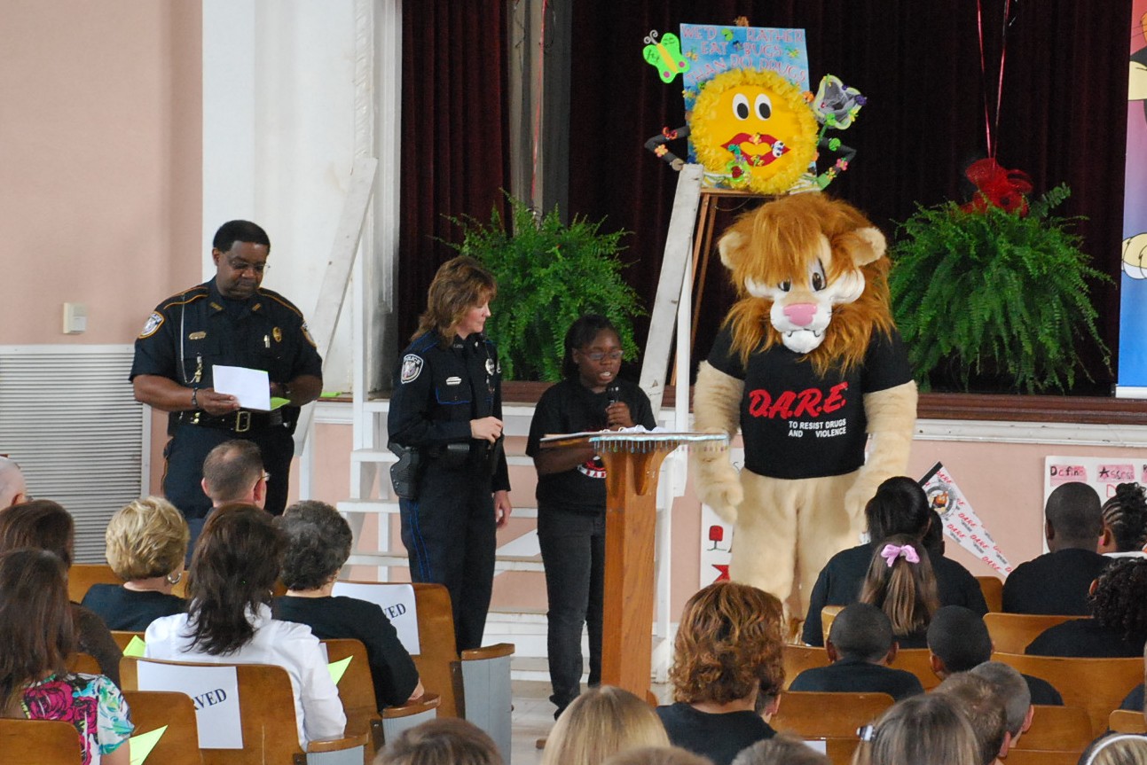 News & Articles: Dare Graduation Brings Awards/Enthusiasm & Rocky Felker