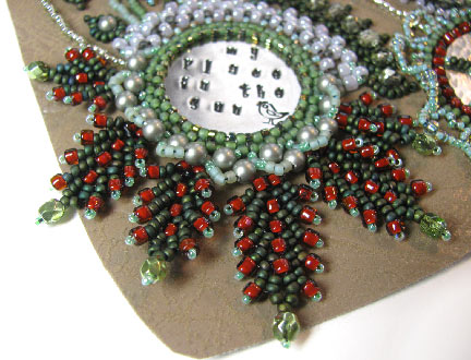 Combining bead embroidery stitches for more complex motifs