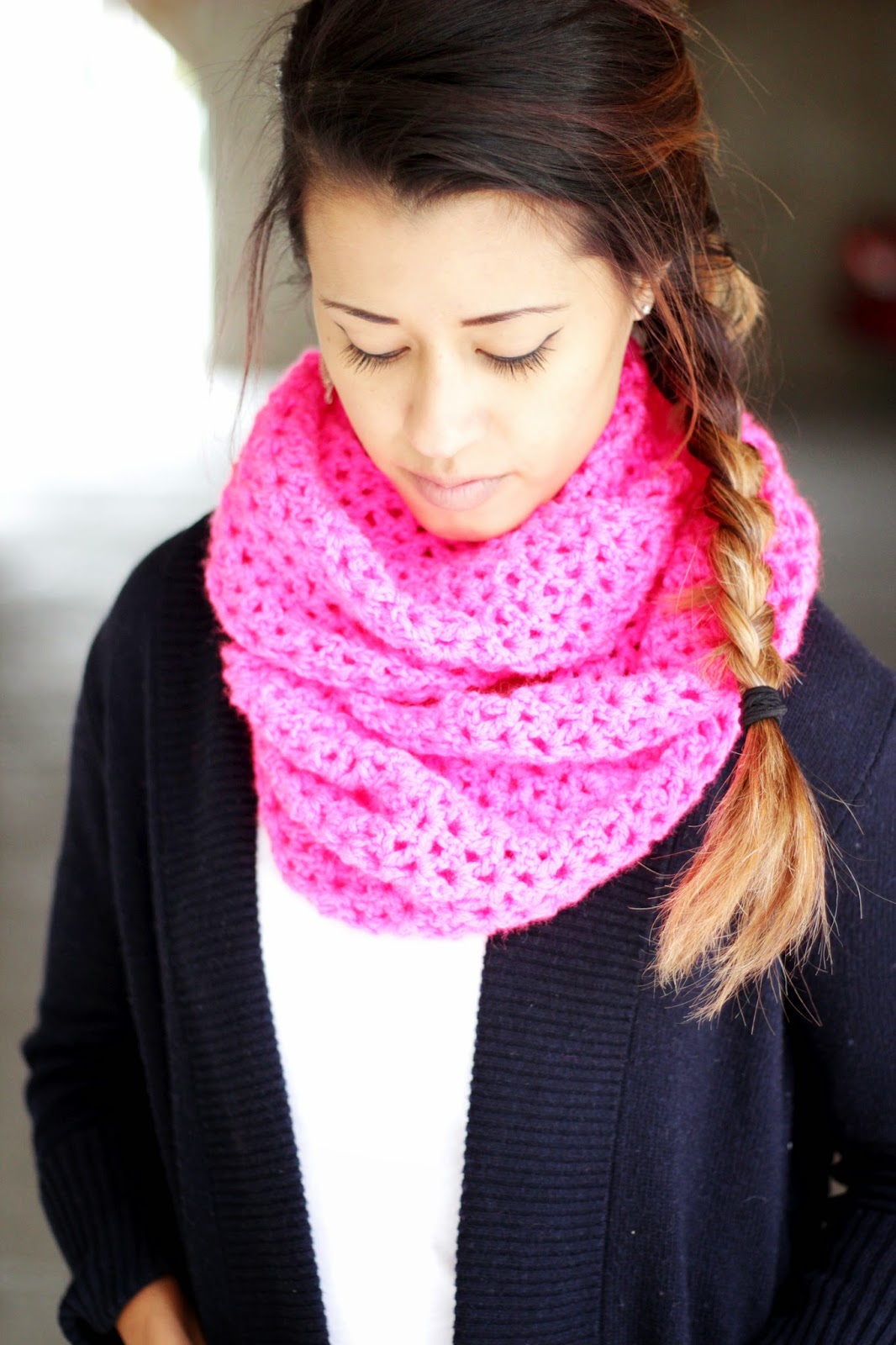 AUTEUR ARIEL: BriteCrochet: Neon Pink Infinity Scarf