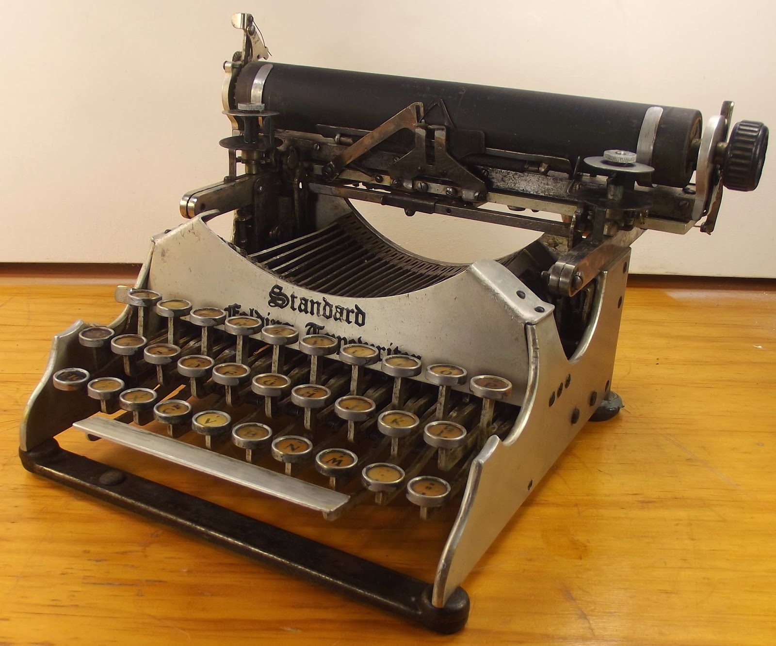 oz.Typewriter: Wright Flight: The Albus Folding Portable Typewriter ...