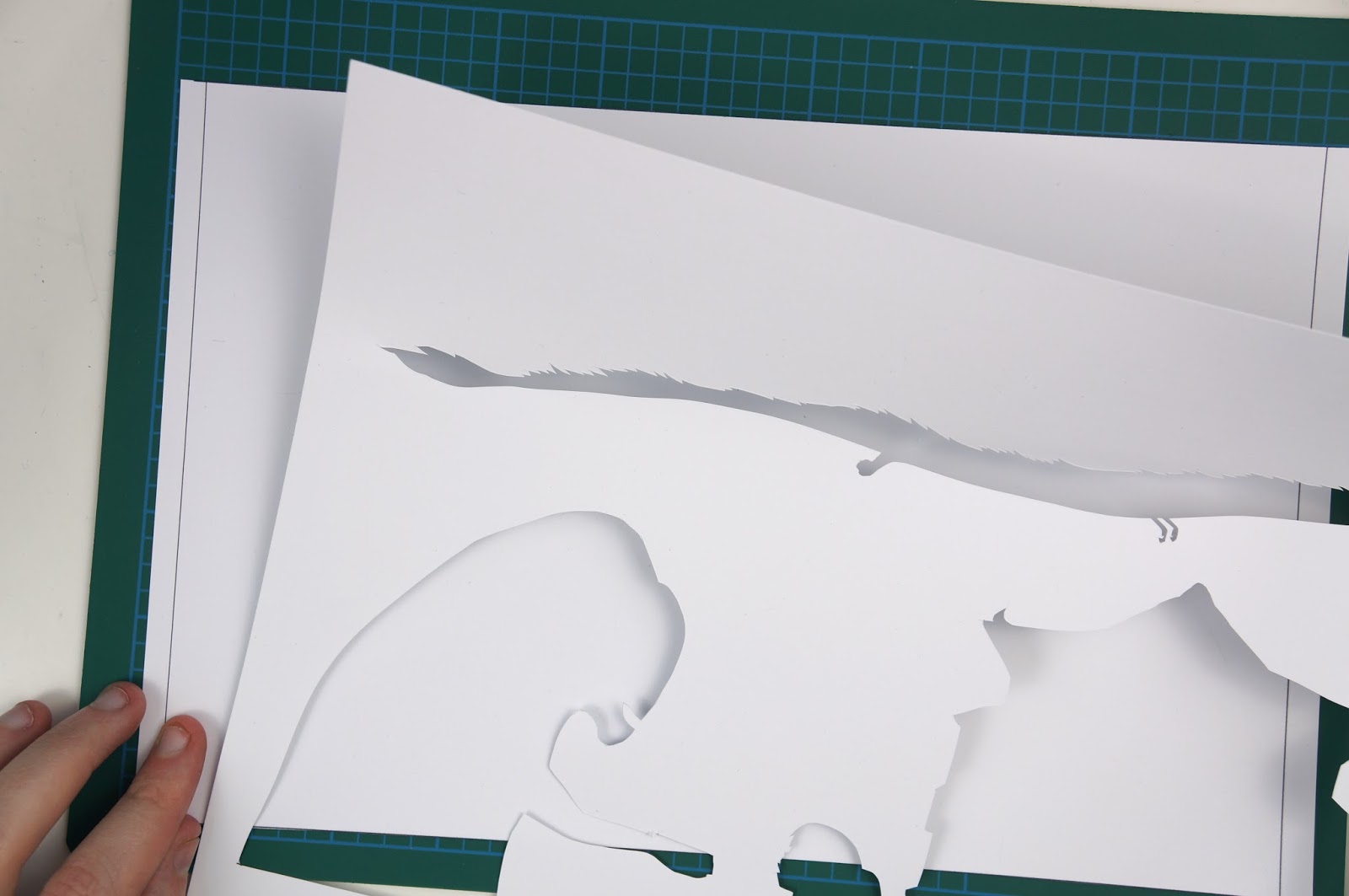 Otaku Crafts: Silhouette Cylinder Papercraft Lights