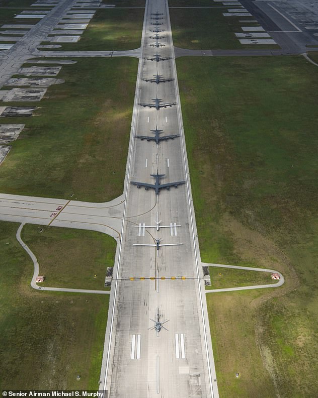 War News Updates: U.S. Air Force Does An 'Elephant Walk' Of B-52 ...