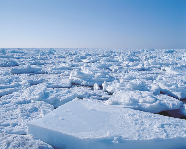 Four Seasons in Japan: Drift ice attached to coasts of Hokkaido