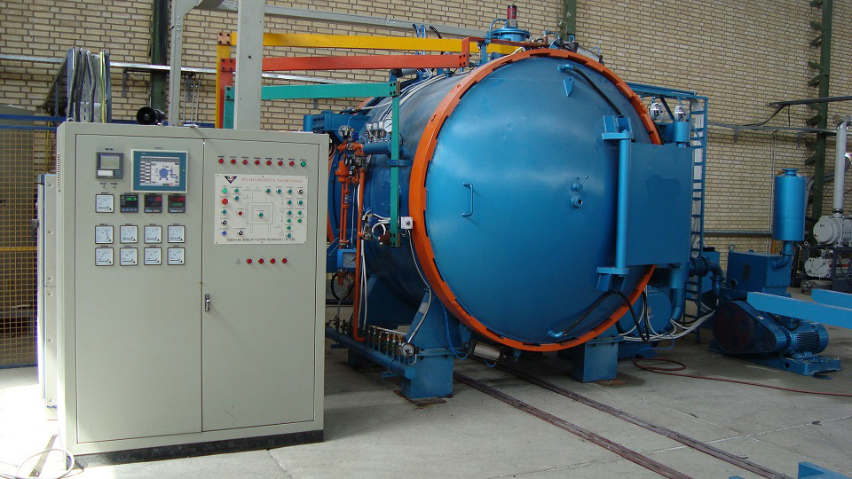 Vacuum Induction Melting Furnace: Vacuum induction furnace smelting ingot