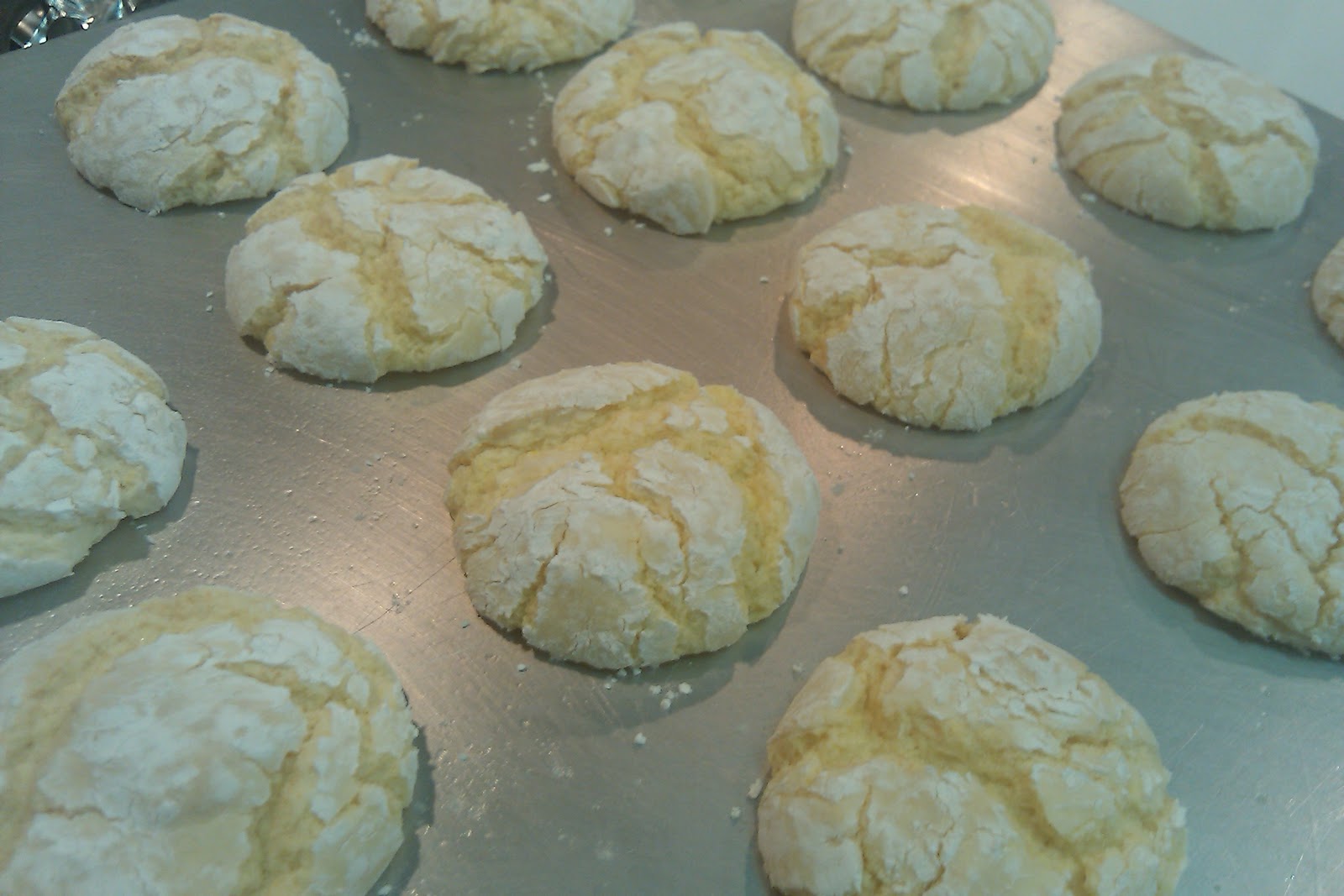 Donna's Decembers: Deck the Halls: Lemon Snap Cookies