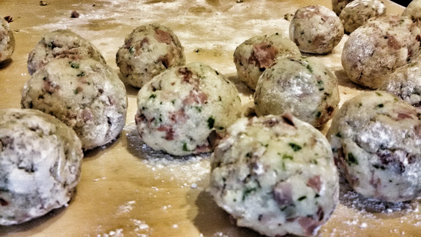 La ricetta originale dei canederli allo speck - Montagna di Viaggi