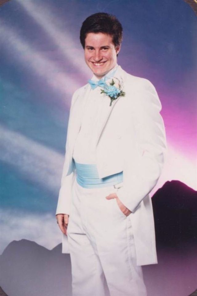 From Bad Hair to Cheesy Smiles, Here Are 40 of the Most Awkward School ...