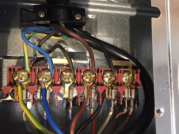 Engineer in Athens: Installing a new induction hob to replace a ceramic ...