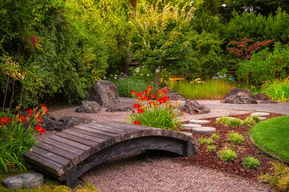 WHAT IS A DRY MULCH? |The Garden of Eaden