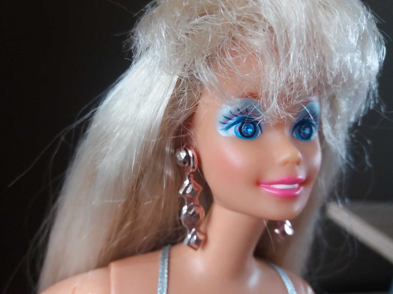 Sparkle Eyes Barbie 1991