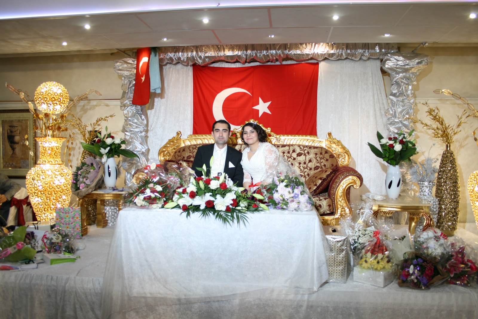 Velkommen til Medics lille hyggelige hjørne: Lørdag = Tyrkisk bryllup