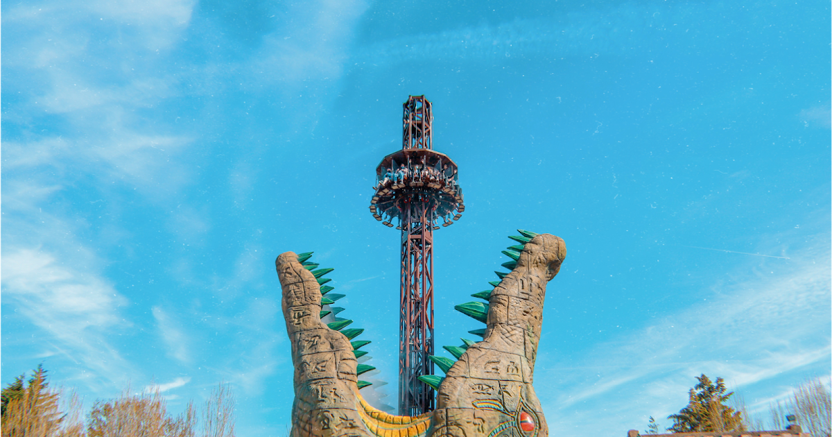 Croc Drop: How BIG Theming Makes A BIG Impact | Cupcakes and Coasters