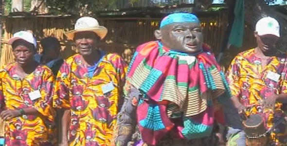 Danças Africanas - Moçambique - Mapiko - Mundo da Dança