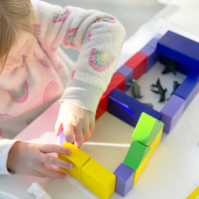 Find the Little Mind: Invitation to Build a Block Habitat