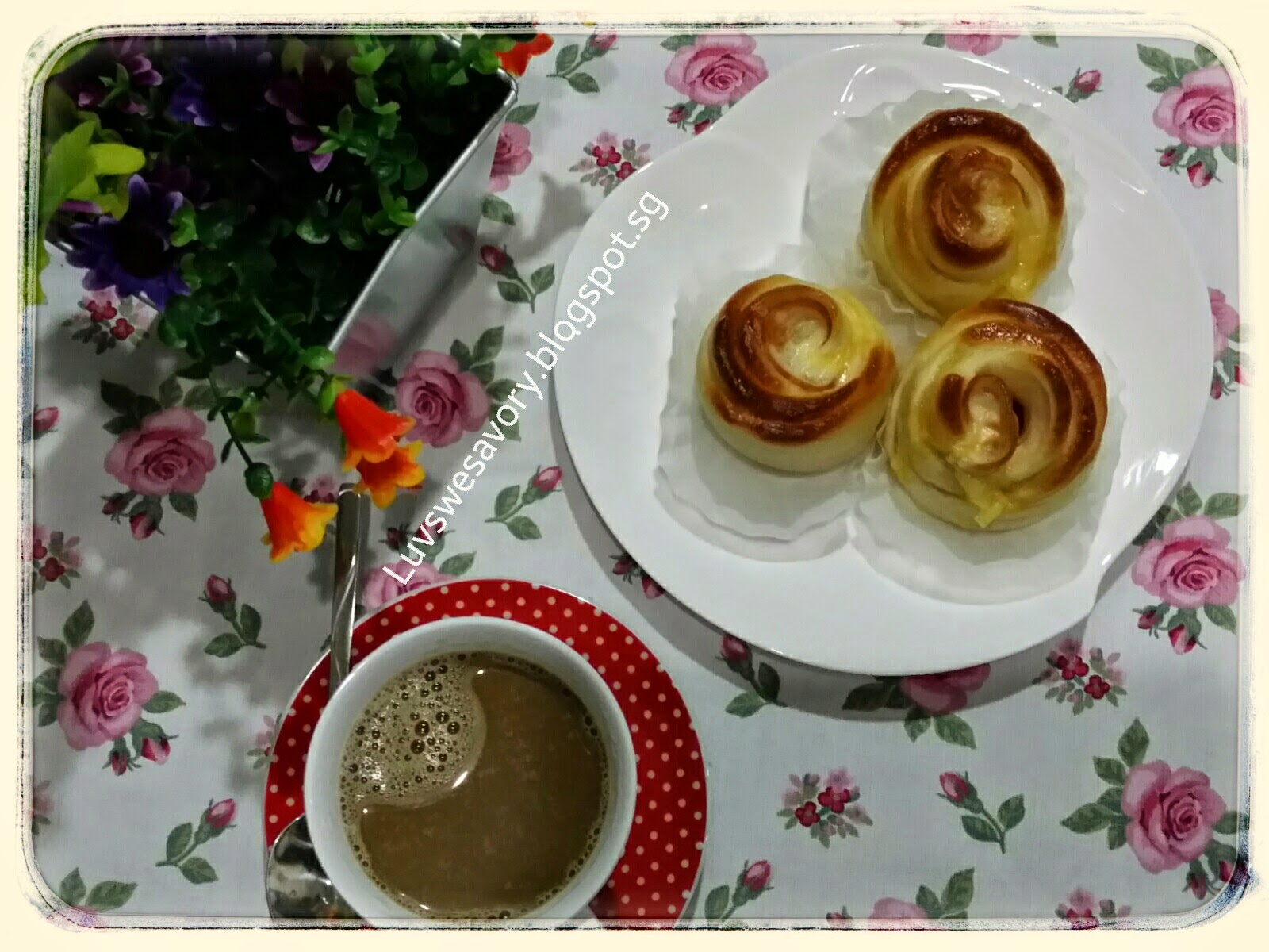 Luvswesavory: Ham & Cheese Rose Bun