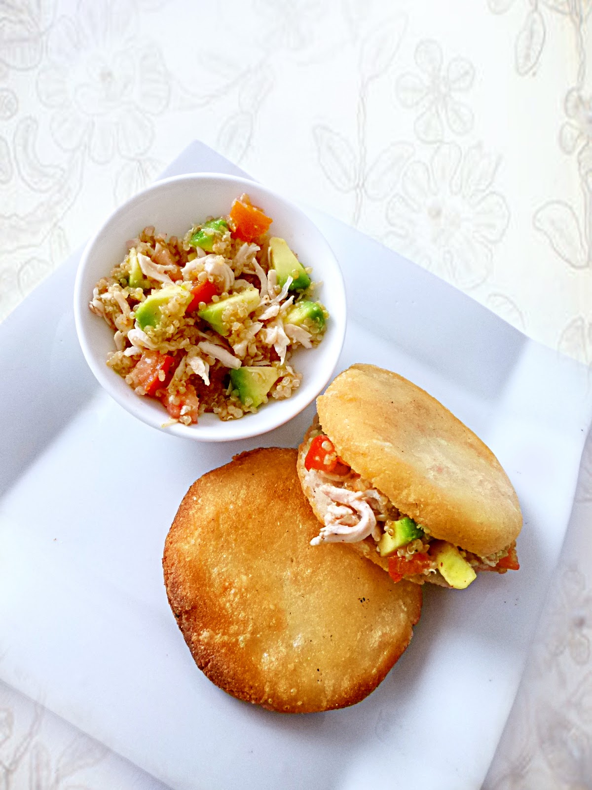 Arepas Venezolanas con Pavo y Aguacate | RECETINES ASGAYA