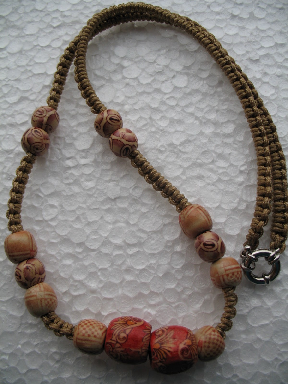 bijukas2012: Macrame necklaces