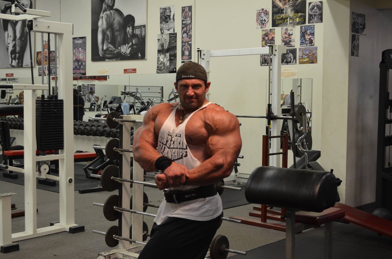 Muscle Lover: American IFBB Pro bodybuilder Brian Yersky