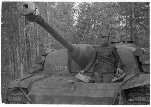 Armour force / Panssaroitu voima : Finnish Sturmi