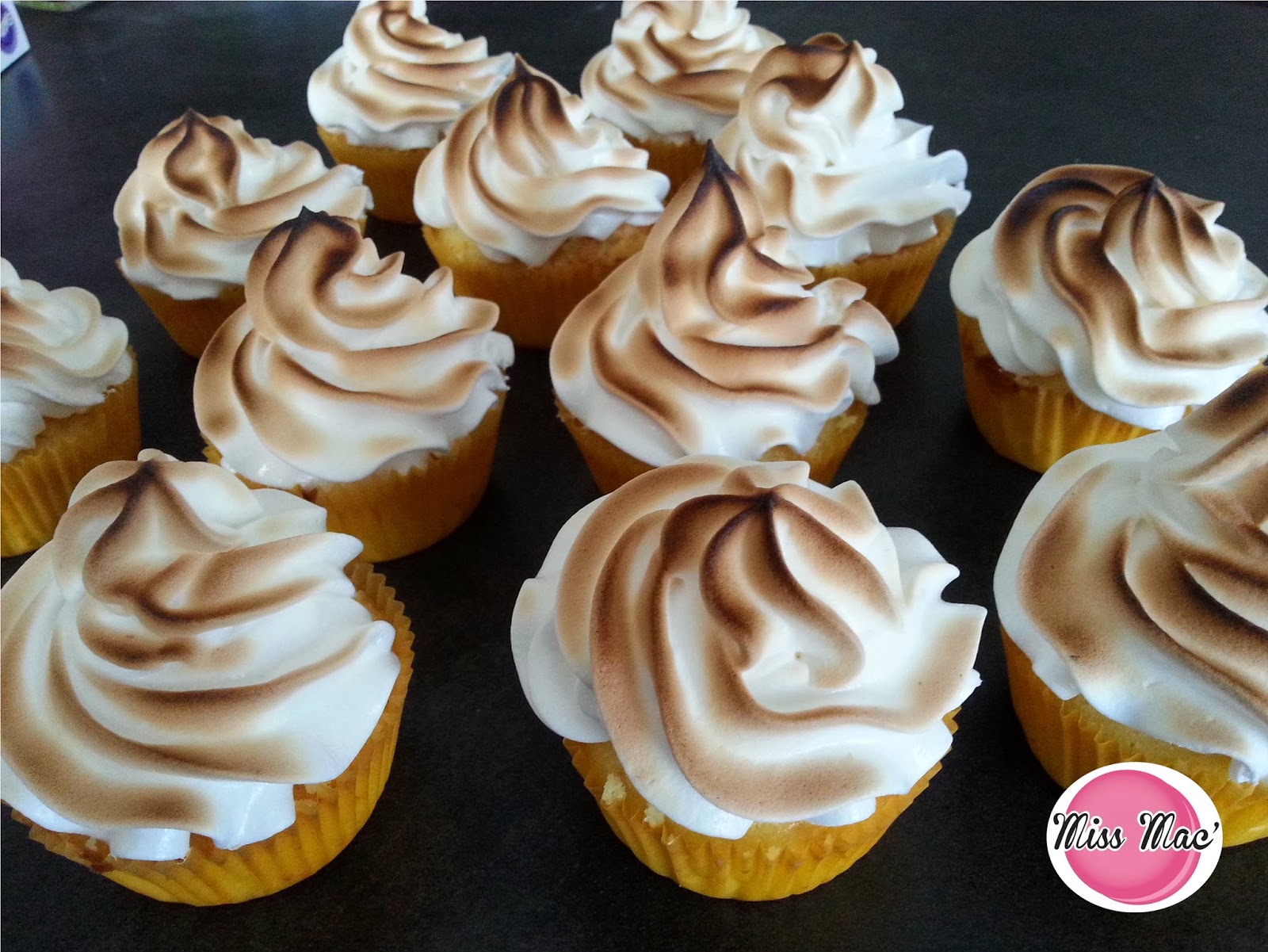 Miss Macarons & ses gourmandises: Cupcake version Tarte au citron meringuée