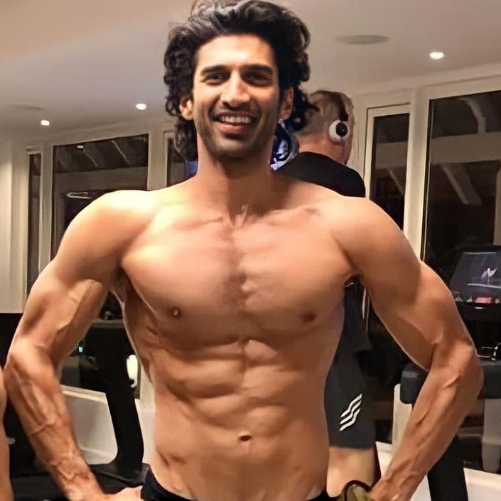 Shirtless Bollywood Men: Aditya Roy Kapur shirtless at the gym: Ripped ...