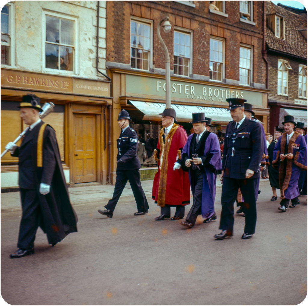 Britain in an Innocent Age: 46 Extraordinary Snapshots Document ...