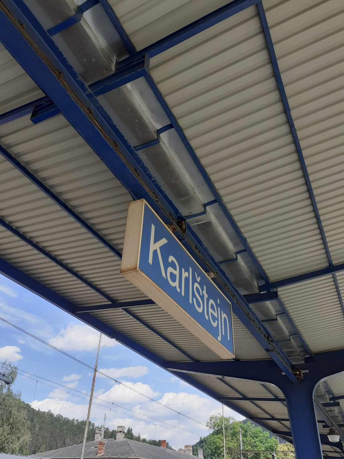 Sister Brylee Lewis: "Chicken Nuggets, Grand McSundae and Alcohol"