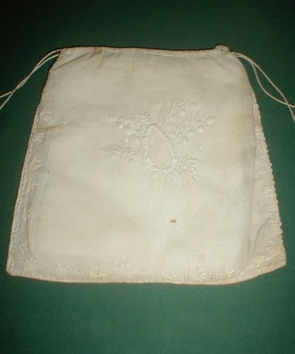 All The Pretty Dresses: Simple Regency Embroidered Reticule
