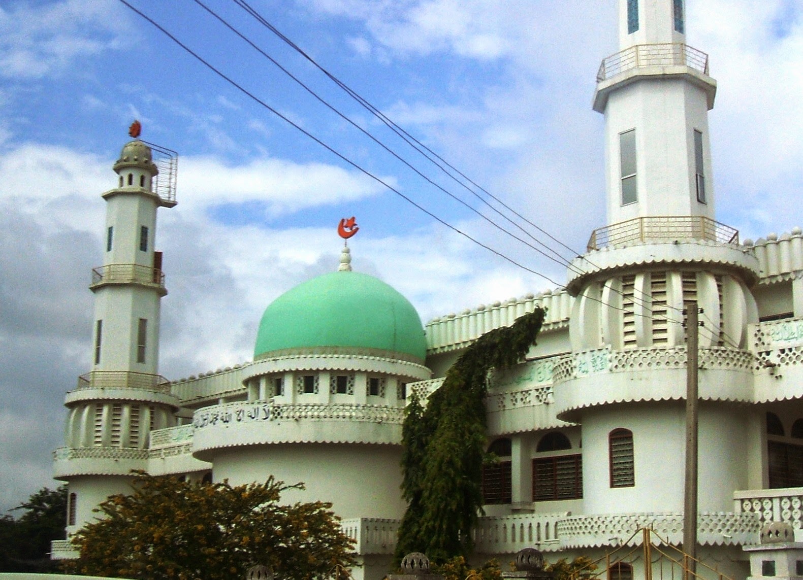 AHMADIYYA MOSQUE: Ahmadiyya Central Mosque - Kumasi Ghana