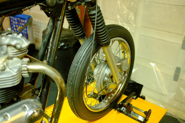 Bones T140 Brat-Wurst: New Tires! Avon MKII rear and Avon Speedmaster ...