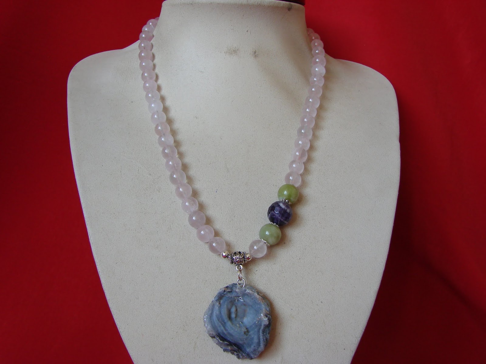 IRI'S DESIGN. BIJUTERII DE STIL! : COLIER CUART ROZ