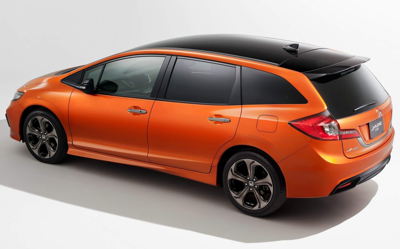 Honda Jade RS 2018 ganha motor híbrido e mais segurança