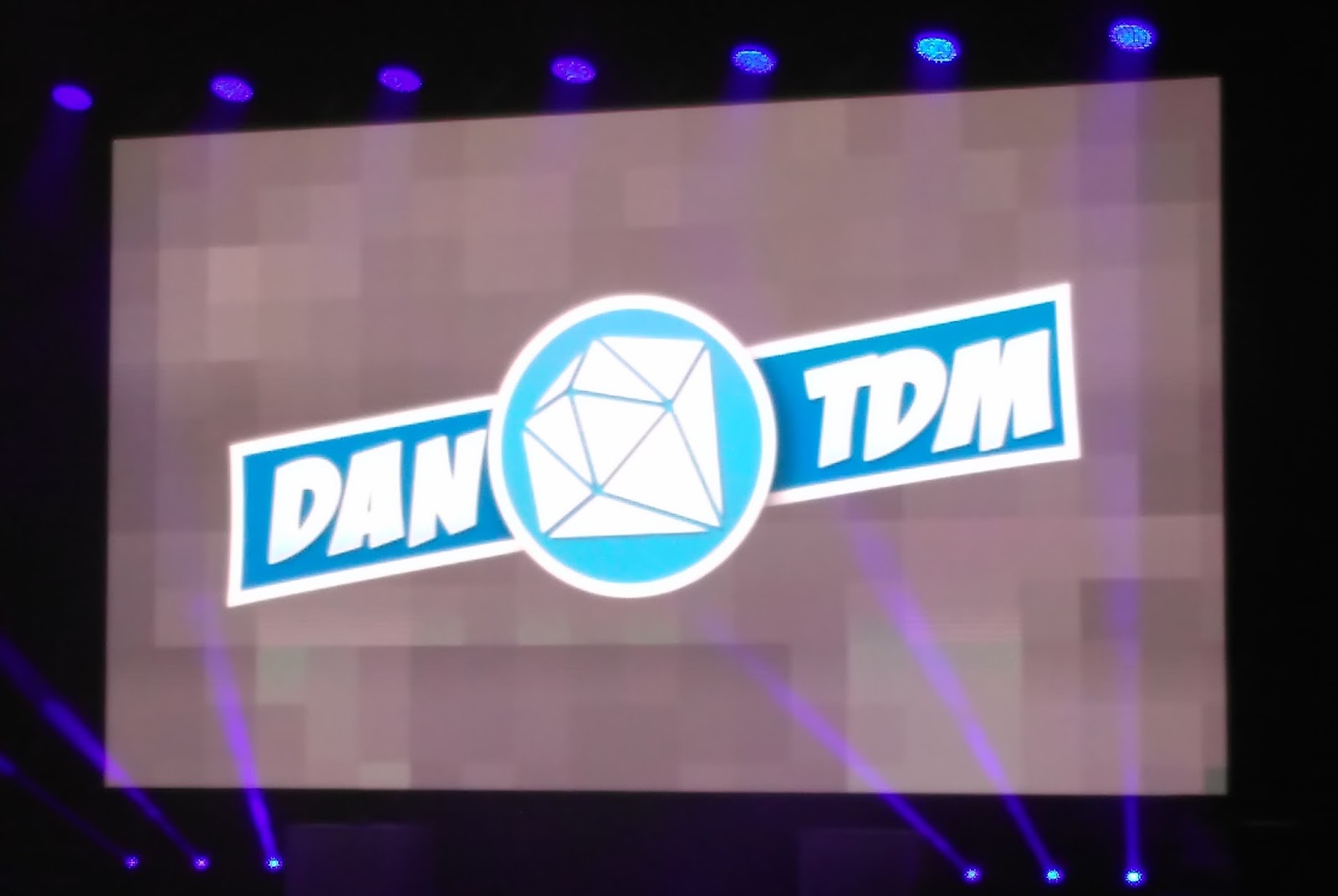 A boy and his dad.: A Boy And His Idol - DanTDM