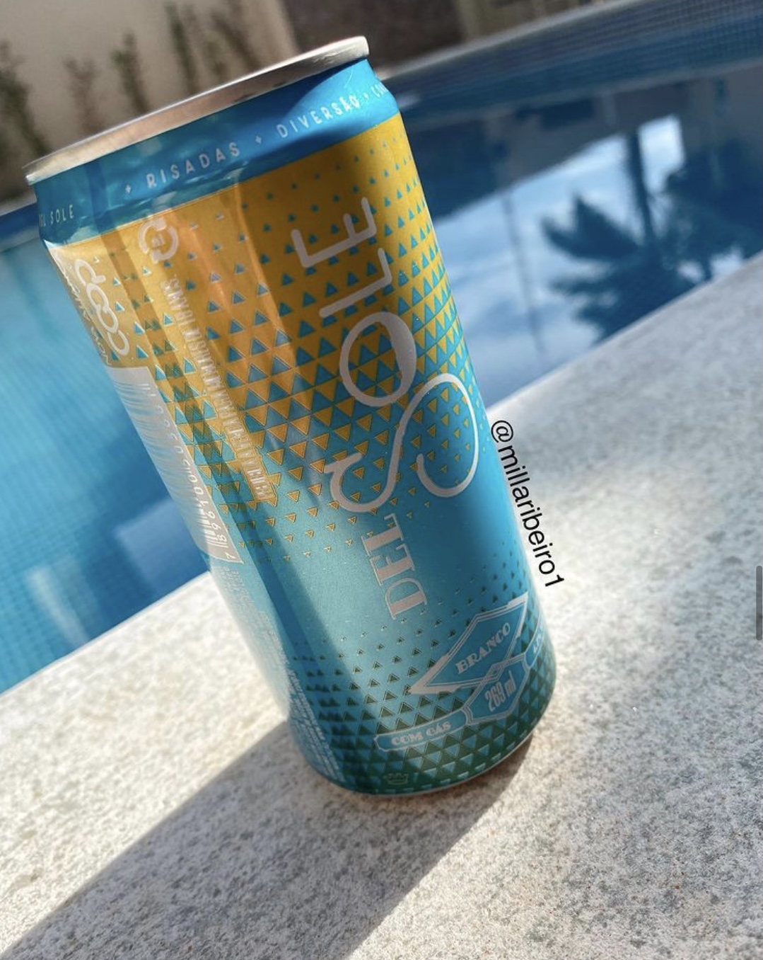 Vinho em lata Del Sole.