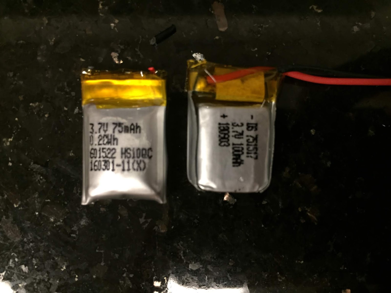 Walid Nehme: Anki Overdrive battery replacement without soldering.