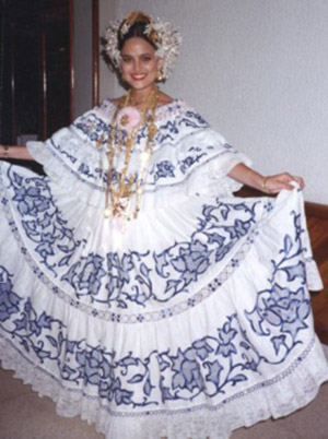 LA NUEVA CARAVANA: ORIGEN DE LA POLLERA