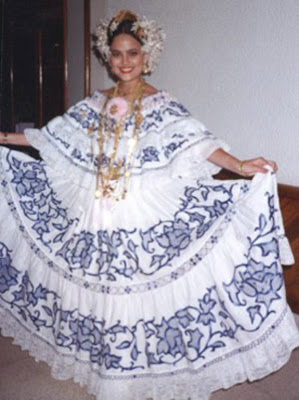 LA NUEVA CARAVANA: ORIGEN DE LA POLLERA